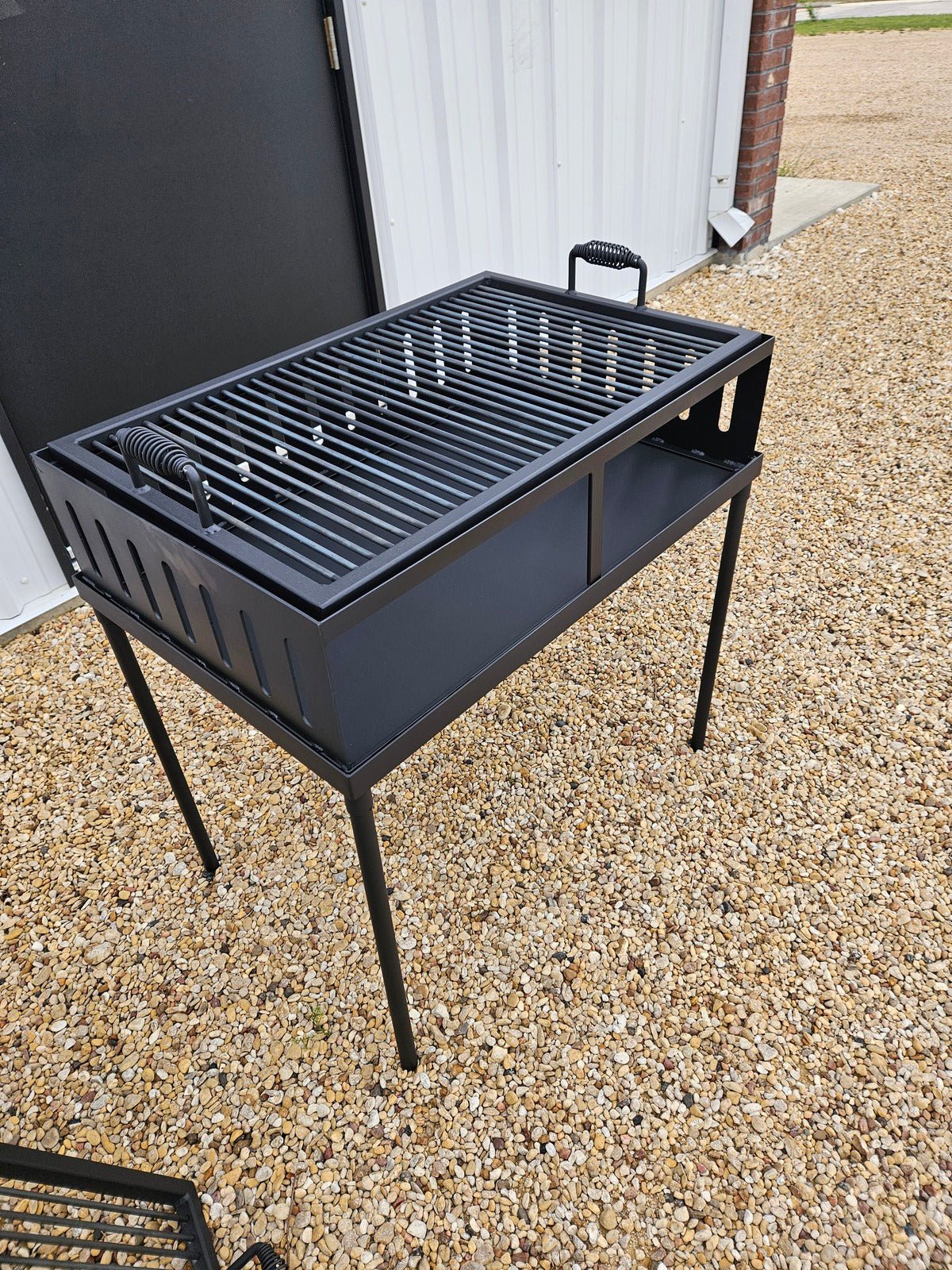 086a Armado Grill & Griddle: Campfire Cooking – Heritage Backyard Inc.