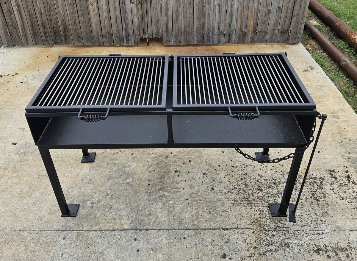 76520 Charcoal Grill with anti-theft measures